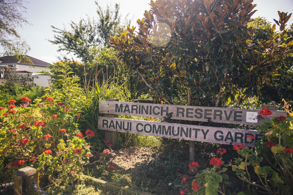 Humming Gardens gives Rānui Community Garden a boost - EcoMatters ...